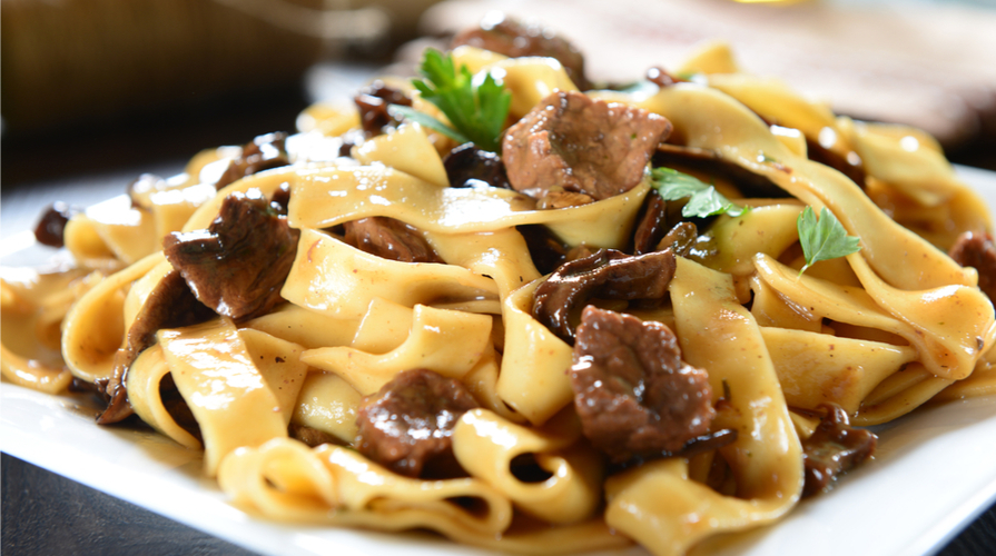 Ricetta Tagliatelle ai funghi porcini - Giornale del cibo Ricetta Tagliatelle ai funghi porcini - Giornale del cibo