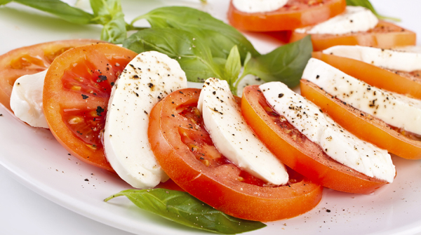 Caprese di bufala al basilico - Giornale del cibo