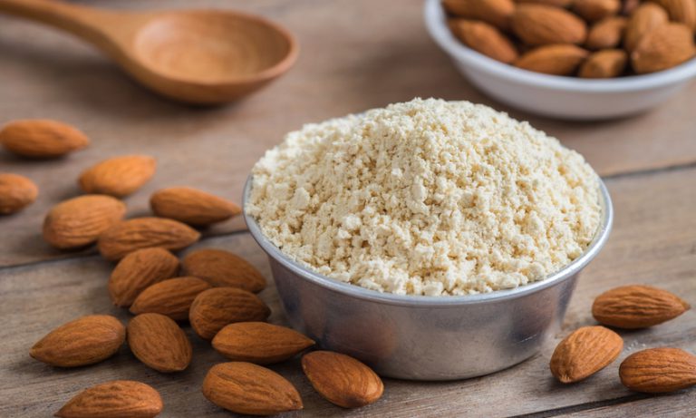Storia e ricetta dei gueffus, il dolcetti sardi a base di mandorle